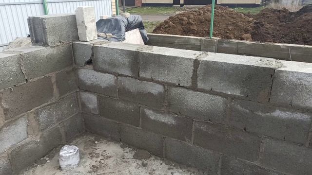 Как лажить шлакоблок если вы не умеете лажить шлакоблок. Как ложить шлакоблок. Кладка шлакоблока под