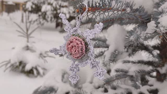 Вязаные снежинка крючком фриформ