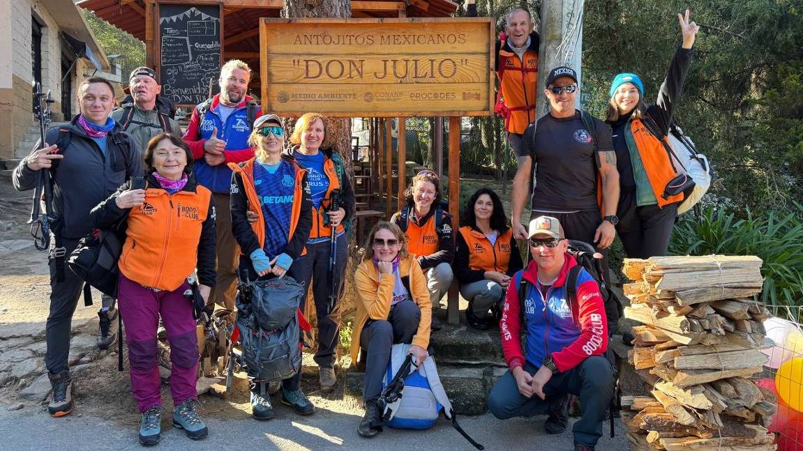 Группа Клуба 7 Вершин в процессе акклиматизации на склонах вулкана Ла Малинча