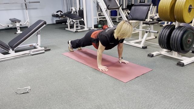 Узкие отжимания от пола