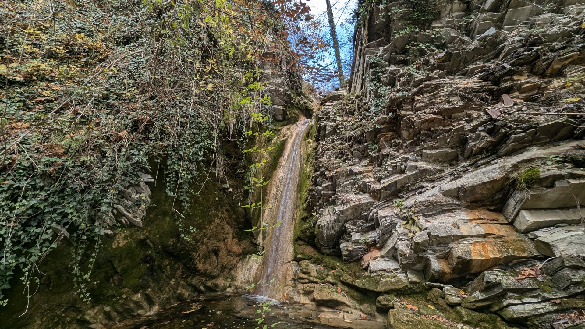 Поход 12 км, река Щель Марченкова, озеро Бездонное, дольмены, водопад, ферма в горах, Широкая Щель