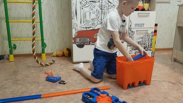 Tesla Cybertruck Hot Wheels RC. Тесла Кибертрак GXG30