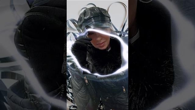 Немного пошалила со своими фотками. Перед работой🤗
Позитивного дня!