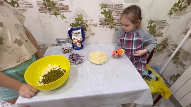 САЛАТ ЧАЙКА/ РЕЦЕПТ НА СКОРУЮ РУКУ/СПРАВИТСЯ ДАЖЕ 👧 РЕБЕНОК.