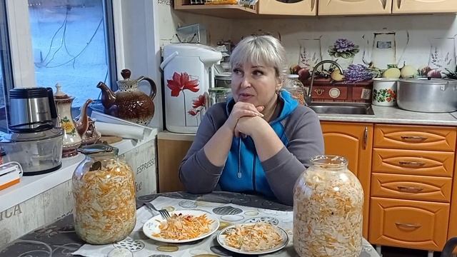 В погреб/ Капуста спустя год. Испекла "Бабушкин пирог"