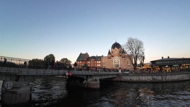 Калининград . Кафедральный собор , остров Канта .