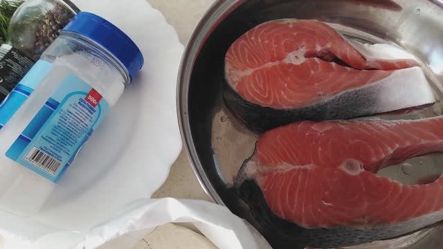 РЕЦЕПТ КРАСНОЙ РЫБЫ. ЛОСОСЬ В НЕЖНОМ  СЛИВОЧНОМ СОУСЕ. РЫБКА ОЧЕНЬ МЯГКАЯ И ВКУСНАЯ.