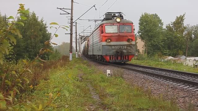 ВЛ10У-739 (РЖД/Окт, ТЧ-21 Волховстрой) с грузовым наливным поездом (64 ваг.)