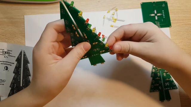 НОВОГОДНЯЯ ЁЛКА - РАДИОКОНСТРУКТОР