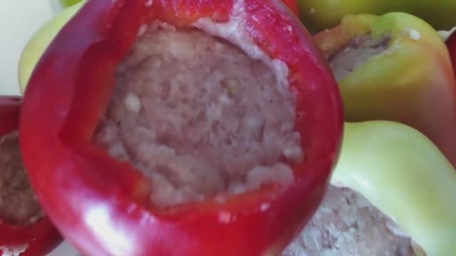 ПЕРЕЦ ФАРШИРОВАННЫЙ В ПРАВИЛЬНОМ СОУСЕ . НЕ ОБОШЛОСЬ БЕЗ СЕКРЕТИКОВ.