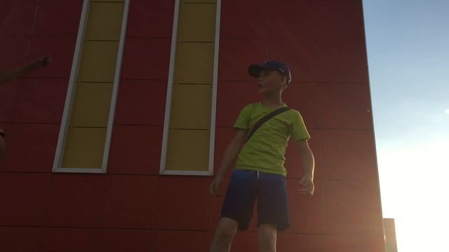 "100 подписчиков" (Наш трек и клип на 100 подписчиков !)