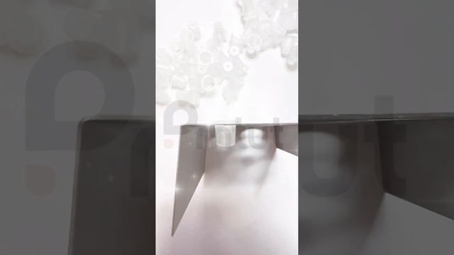 Пластиковые колпачки - емкости, разных размеров