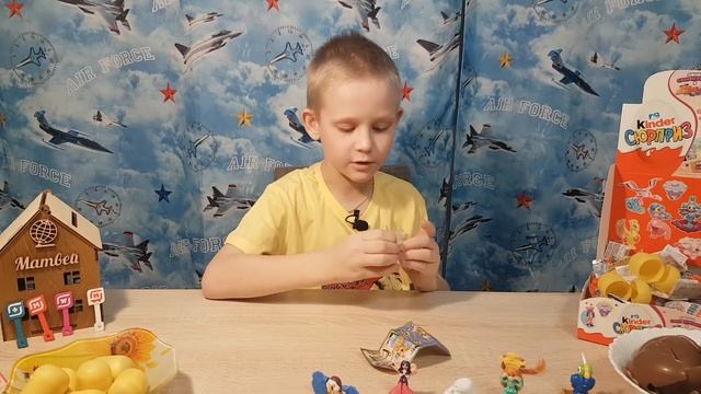 Киндер Сюрприз. Оживи Игрушки в APPLAYDU