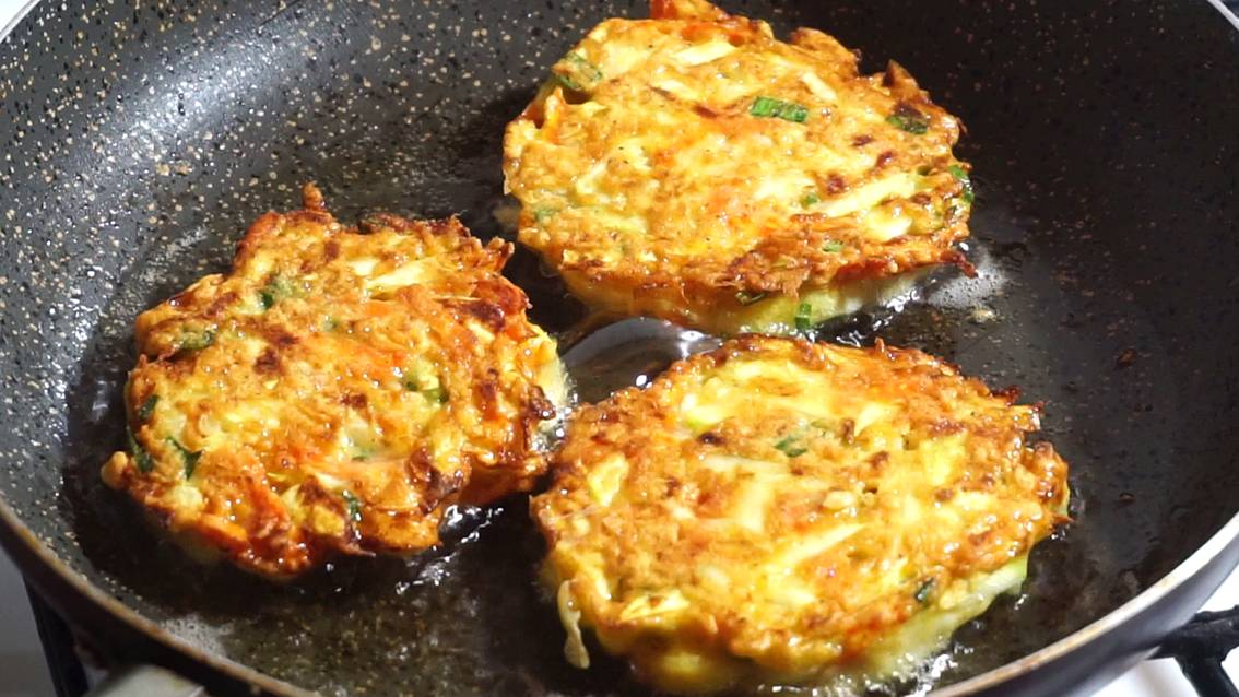 Оладьи из капусты. Вкусный завтрак или ужин за 5 минут.