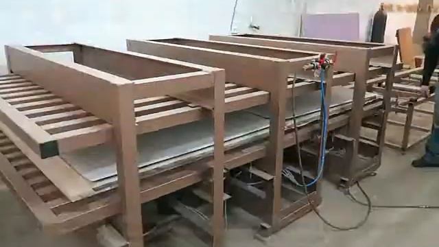 Пресс  П 28-11-Р  для фанеровки пластиком и шпоном. С выкатным столом.