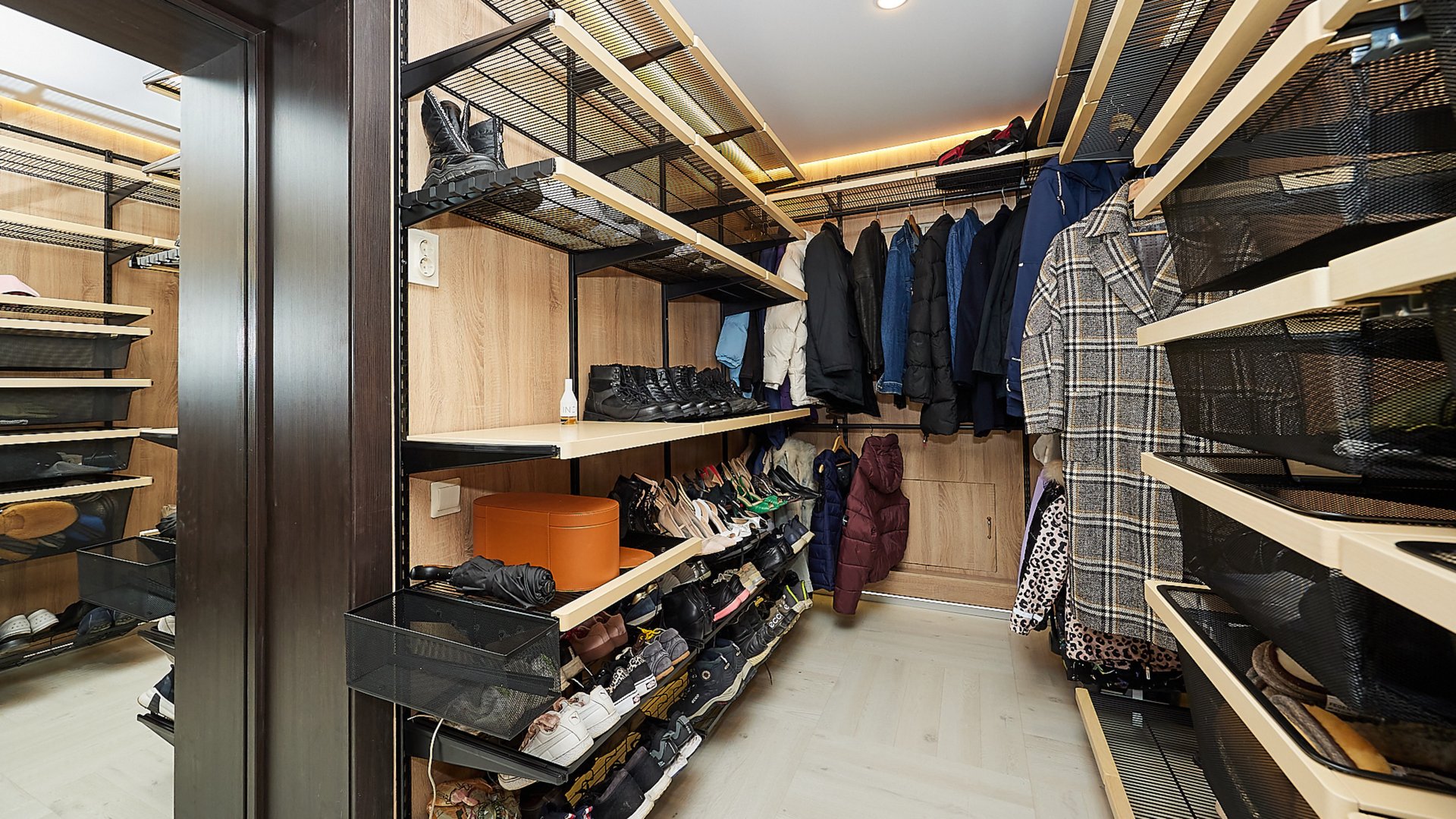 Гардеробная комната Аристо