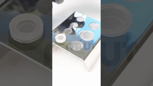 Подставка металлическая из нержавеющей стали под ёмкости пигмента или любых жидкостей.