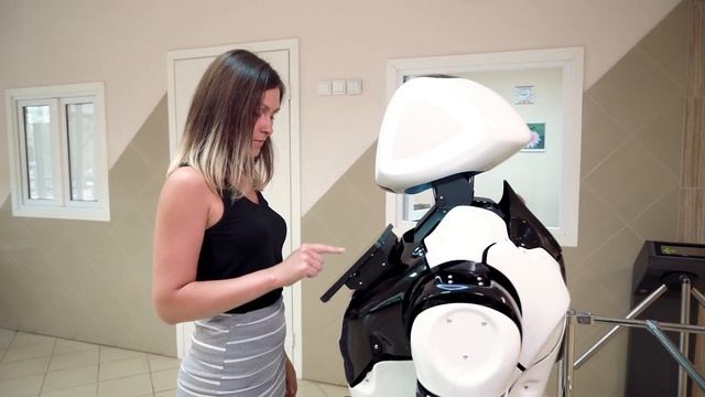 Робот-консьерж