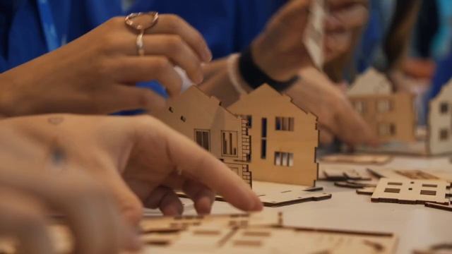 Дети которые строят коттеджный поселок. Малоэтажная Академия. Екатеринбург