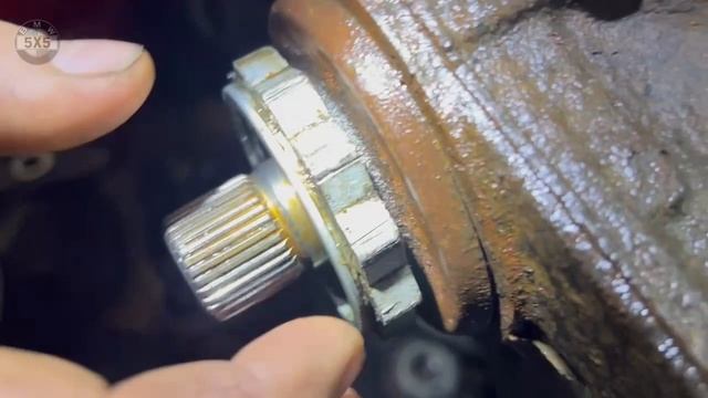 Как сломать редуктор разводным 🔧 ключом или разводной ключ снова в деле 😎