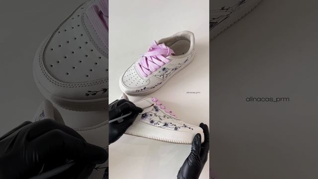 Цветочный минимализм #кастомайзинг #росписьназаказ #ручнаяработаназаказ  #творчество    #подарки