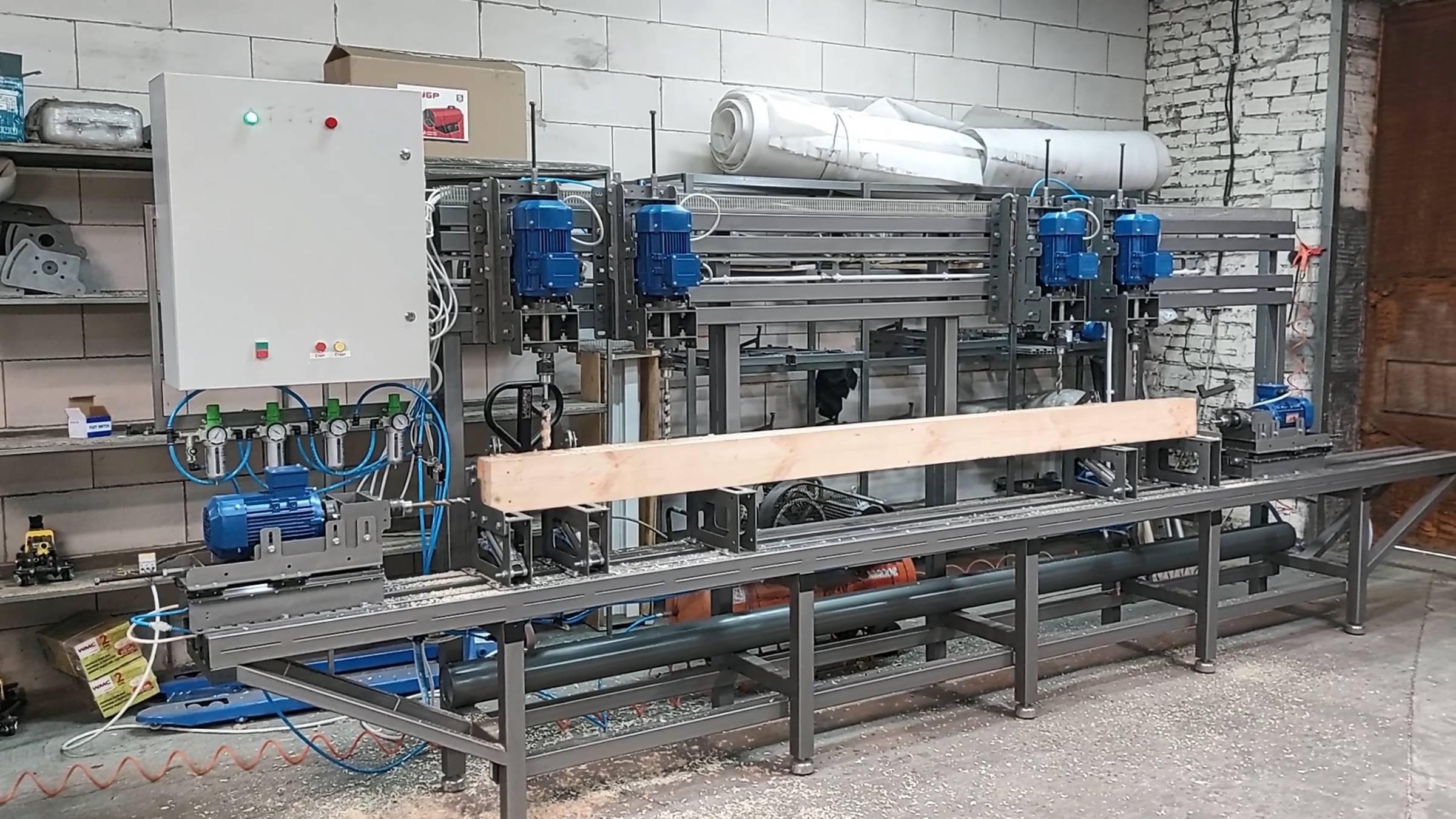 Многошпиндельный сверлильный станок для сверления бруса 150мм.