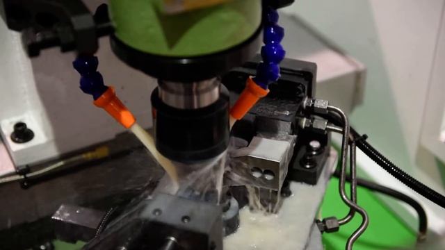 Станки Axisco серии SPM Radius Milling Machine