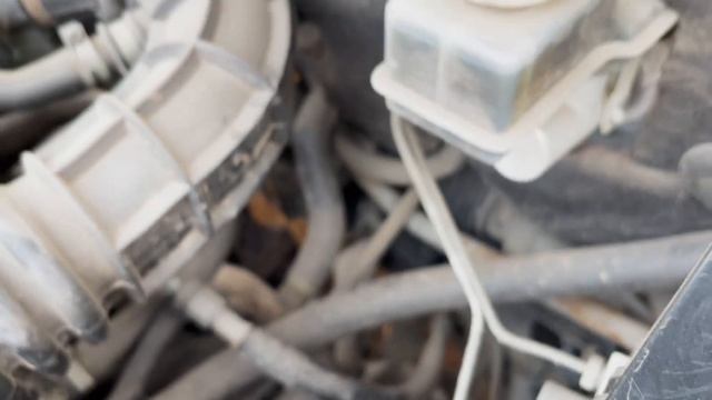 ПРИОРА СТУК В ПРАВОМ УГЛУ ПАНЕЛИ ПРИЧИНА НАЙДЕНА