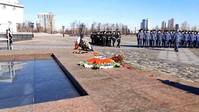 Кадеты 8К класса на Посту № 1 у Огня Памяти и Славы.