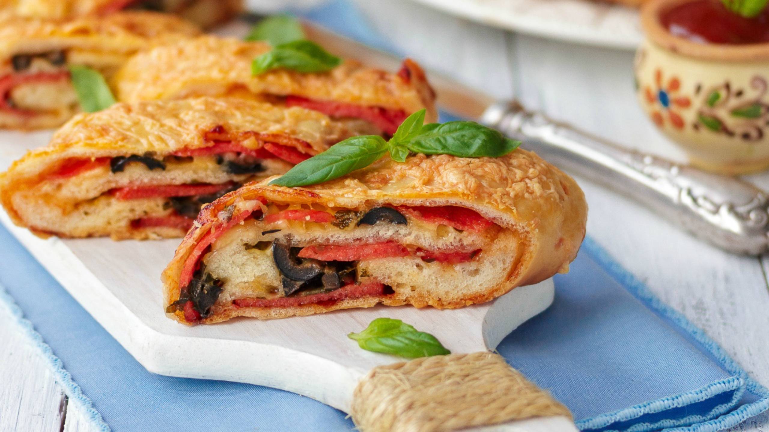 Стромболи. 🍕 Как приготовить вкусную пиццу рулетом дома?