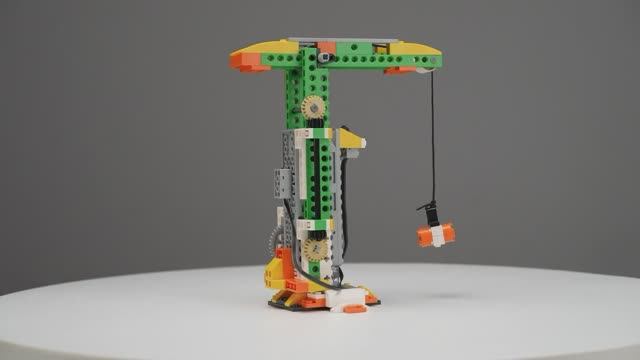 20 роботов из одного конструктора Apitor Robot Q