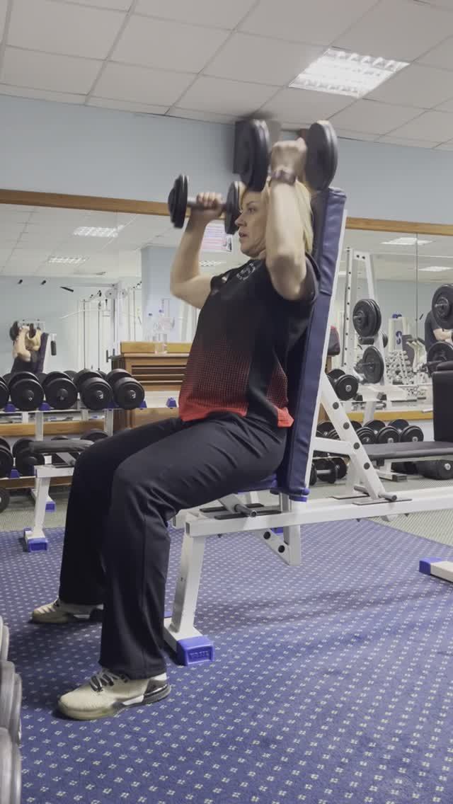 Жим Арнольда сидя