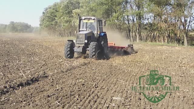 Борона дисковая БДМ 4х2 производства БДТ-АГРО с трактором МТЗ-1221. Сентябрь
