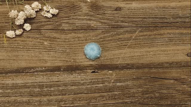 Объёмная ягодка на бурдоне