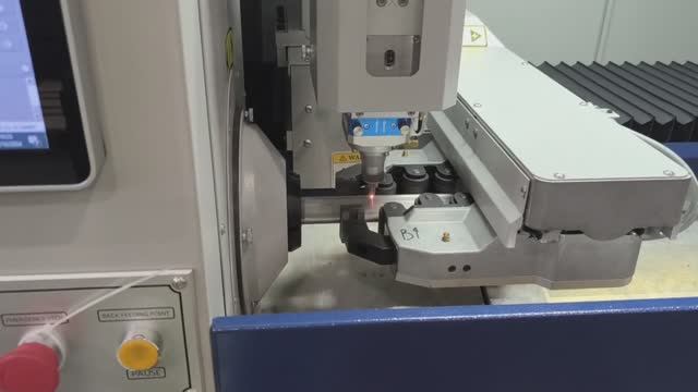 Резка плоскоовальной трубы на высокоскоростной лазерном труборезе LPC80-A5-AF6000