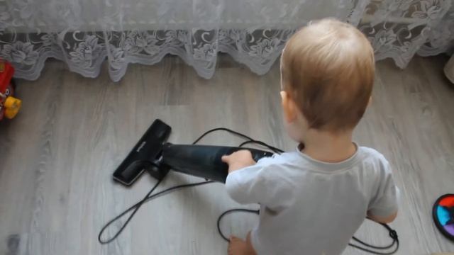 Обзор пылесоса Kitfort КТ 525-2 // Помощник на кухне с маленькими детьми