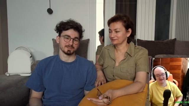 Реакция Пчелы на TheBrianMaps Смотрим ТИКТОК мемы с Мамой *большая ошибка*