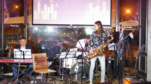 Just the Two of Us - Ennafa Yu sax tenor - Эннафа Юй тенор саксофон