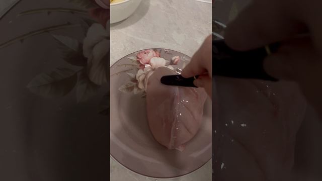 Картофельные дольки с куриной грудкой в духовке. Приятного аппетита!