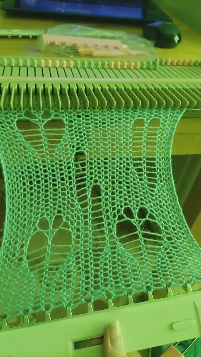 Ажур Сердечки ручная деккеровка Silver Reed LK 100. 3 класс