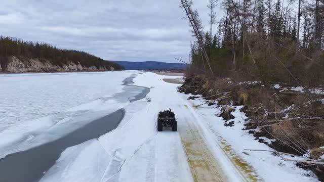 2 часть  долгая дорога домой в Чаринский наслег на последнем зимнике