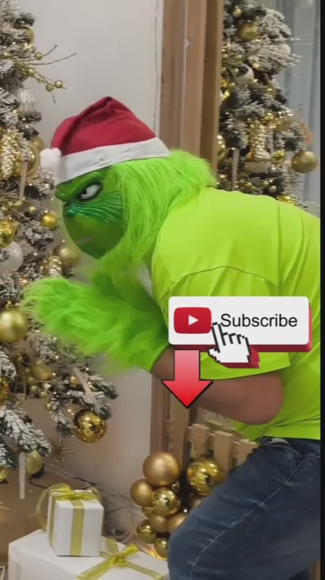 Гринч крадет новогодние подарки на новый год! #shorts #юмор #шортс #приколы #новогодние