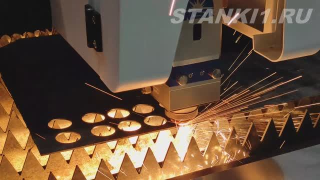 Оптоволоконный лазерный станок для резки металла F-3015E