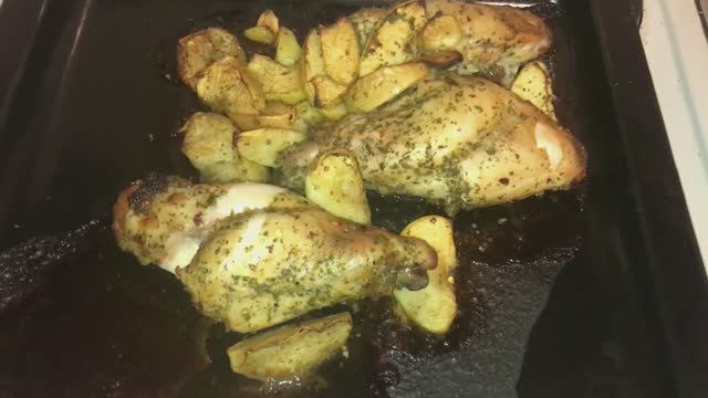 Готовим Дома - Запеченный кролик с яблоками