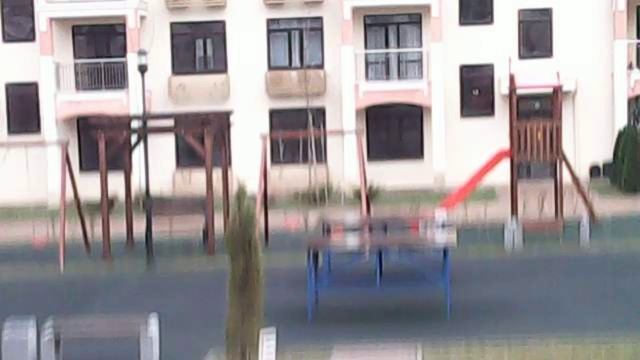 Полет #1 квадрокоптера игрушки 4RDC во дворе дома 11к3 в ЖК Holiday House Сукко