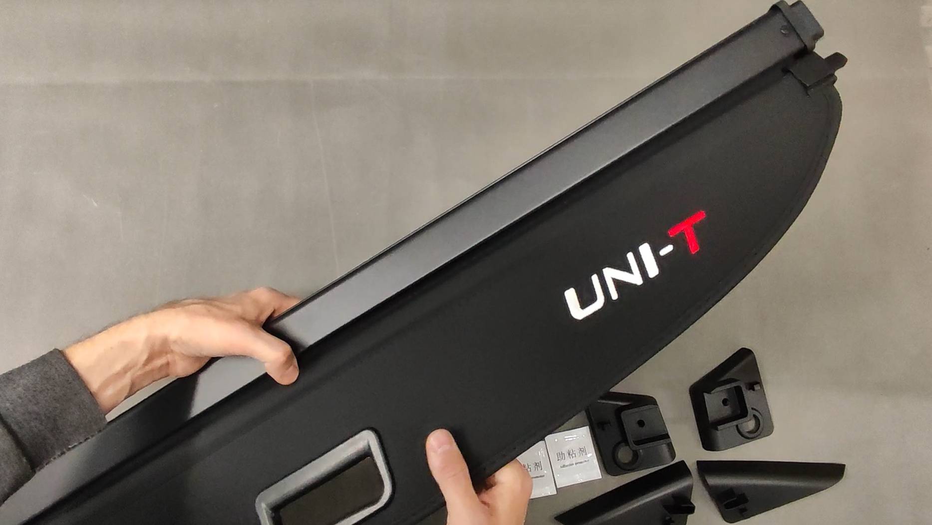 Шторка-полка натяжная для Changan Uni-T