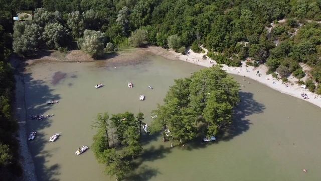 Полетаем над озером Сукко. Посмотрели на ЖК Холидей Хаус и по сторонам света.