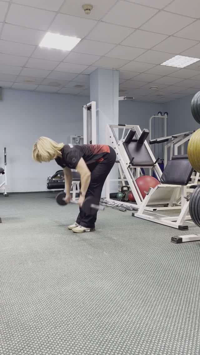 Наклон с тягой к поясу со штангой