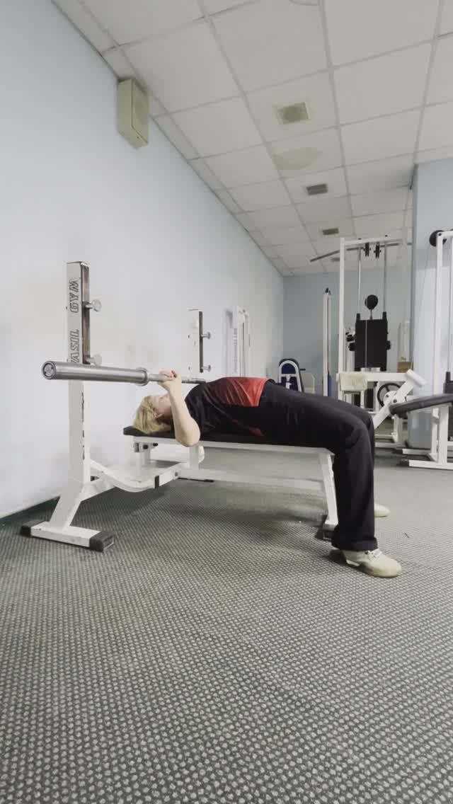 Жим лёжа со штангой с паузой на груди