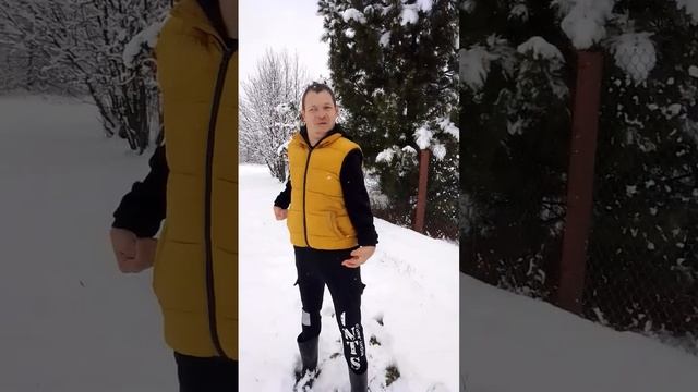 Ура! Первый снег. Вот и зима пришла.